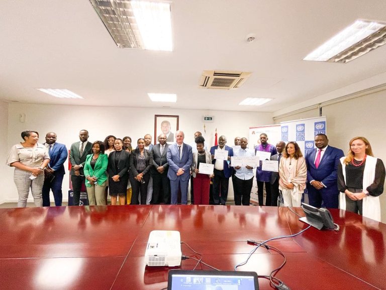 Trainers trained in Digital Business by INAPEM - Menos Fios