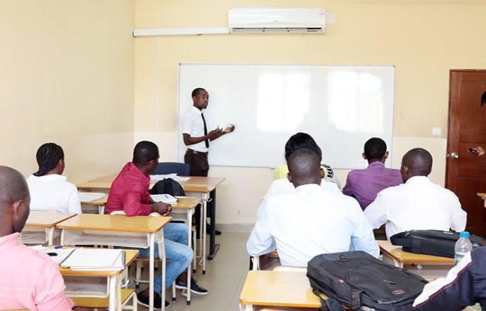 University of Luanda will have a "Digital University" - Menos Fios